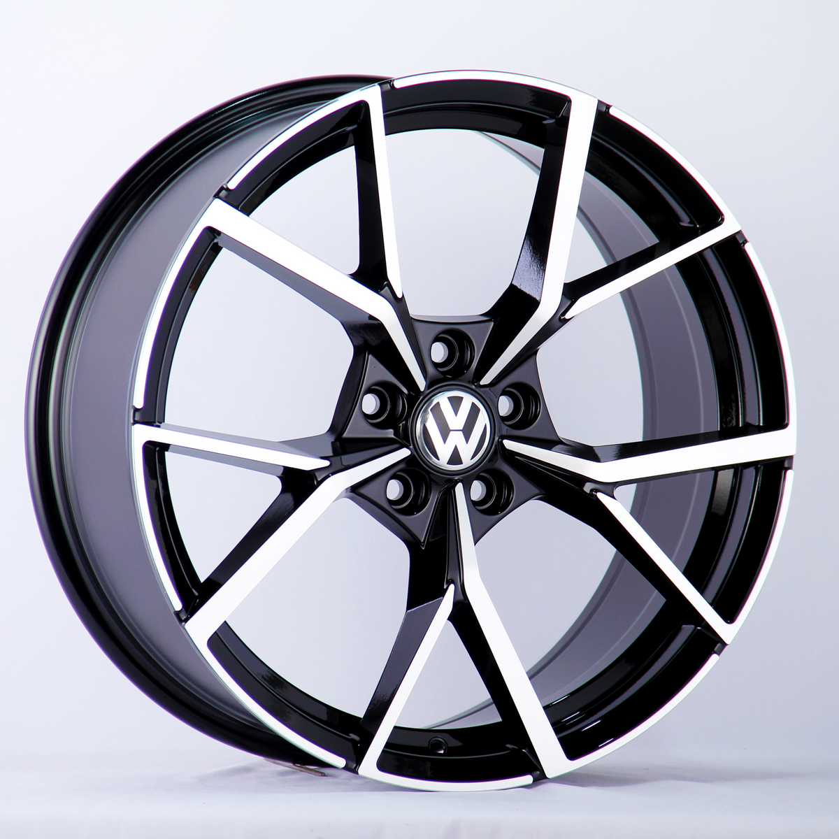 VW Golf MK7/MK7.5 Alloy Wheels Diamond Cut R Style – Carbon Accents