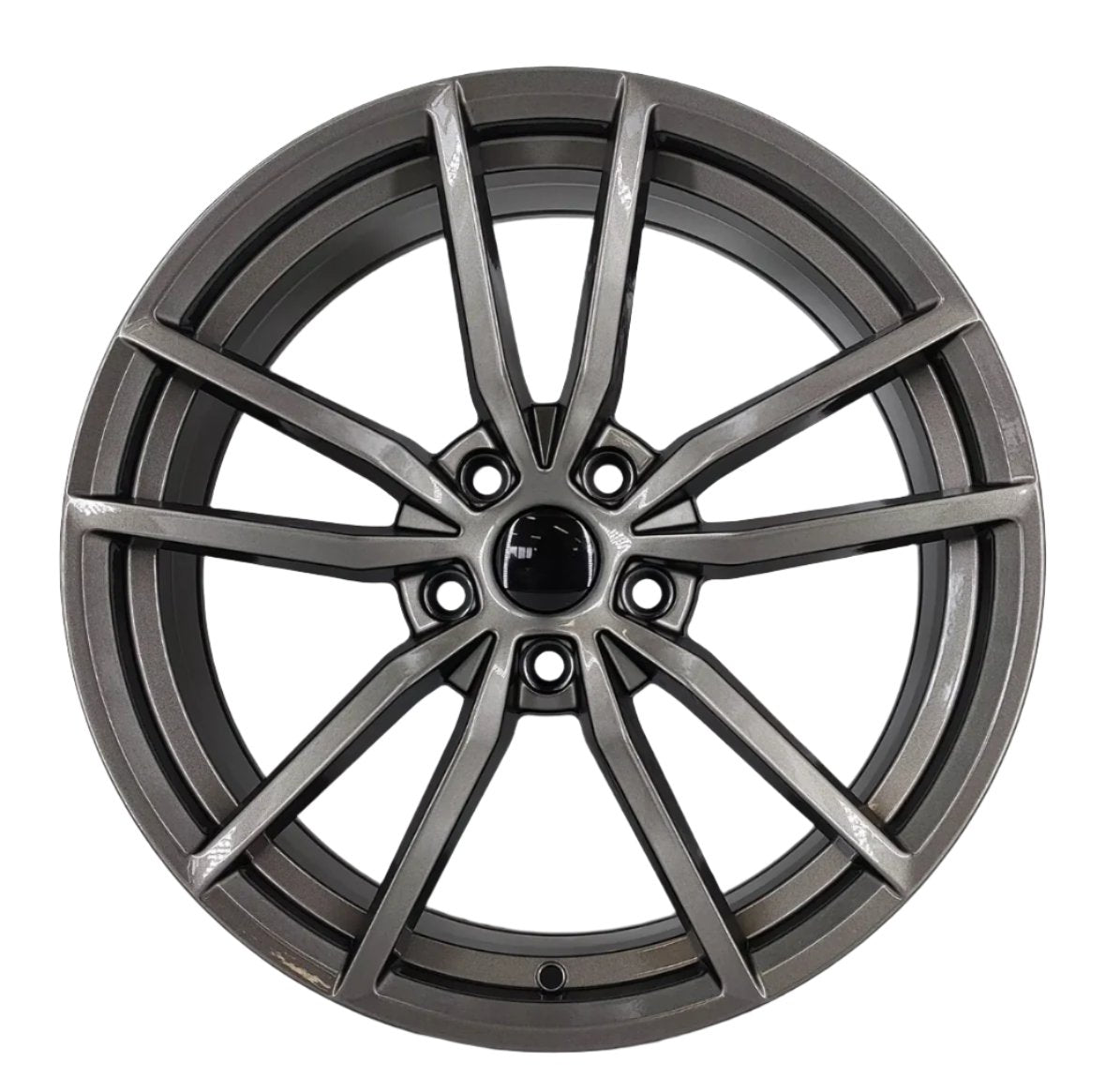 VW Golf MK8 Alloy Wheels Gun Metal Pretoria Style – Carbon Accents